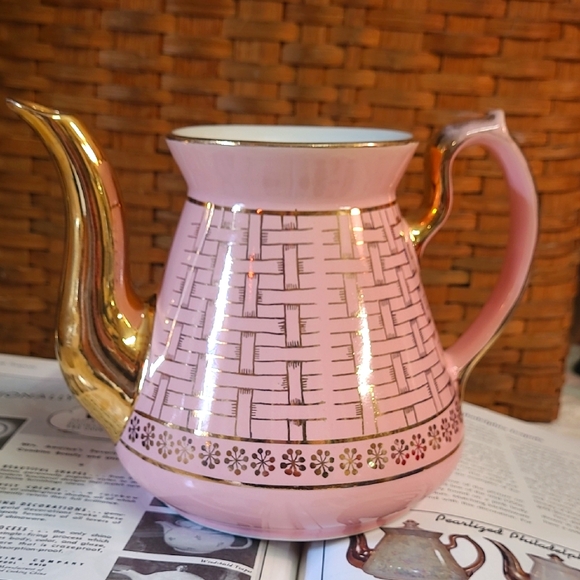 Vintage | Accents | Midcentury Hall Pink Gold Philadelphia Teapot ...